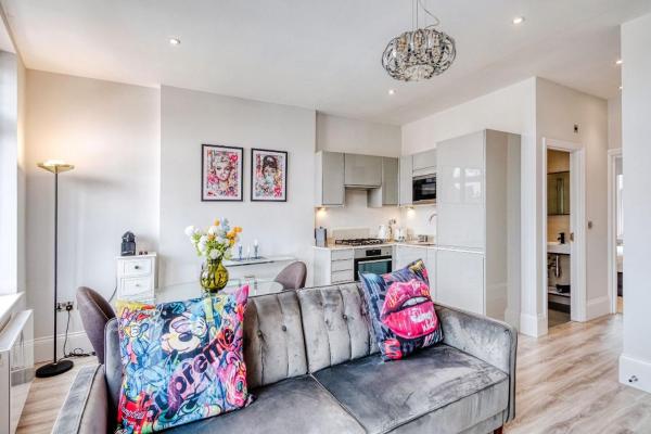 Elegant 1 Bed Apartment- Hampstead Village - Brentford