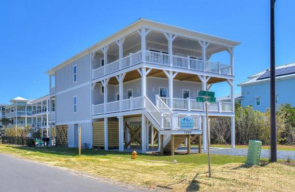 Bears-beets-beach House - Southport, NC