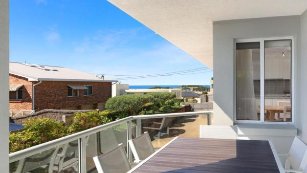 Moon Glow Views, Short Walk To Beach Accom Holidays - Terrigal