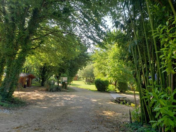 Camping Eau Naturelle 2 éToiles Bungalow Ou Tente 4 Personnes Dans Un Environnement Calme Et Dépaysant - Fleurac