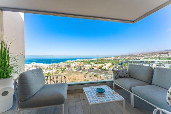Ocean View Penthouse - Sunset Terrace, Heated Pool, Parking - Adeje