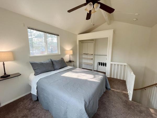 Welcoming 2 Bedroom Suite With Private Yard - Colorado