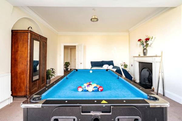 Perfect For Large Family & Friends, Free Parking, Games - England