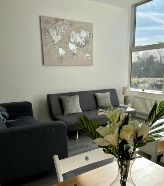 2 Bedroom Flat Ground Floor In Town Center - Bedfordshire