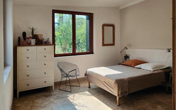 Grande Chambre Dans Maison En Garrigue Nîmoise - Nîmes