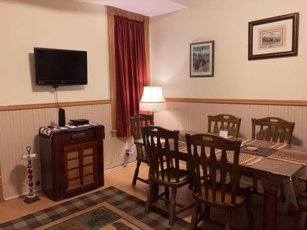 Historic Capitol Hotel Vacation Suites Downtown - Wyoming