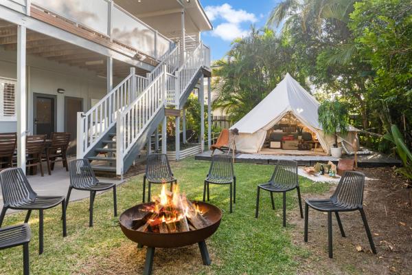 Stunning Beach House & Glamping Tent - Sunshine Coast - Caloundra