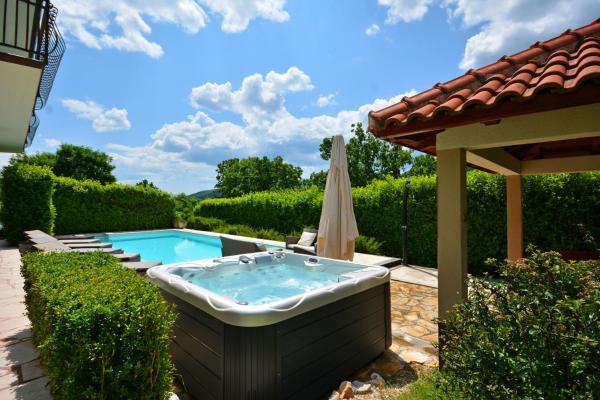 Villa Bisko With Heated Pool & Jacuzzi - Croatie