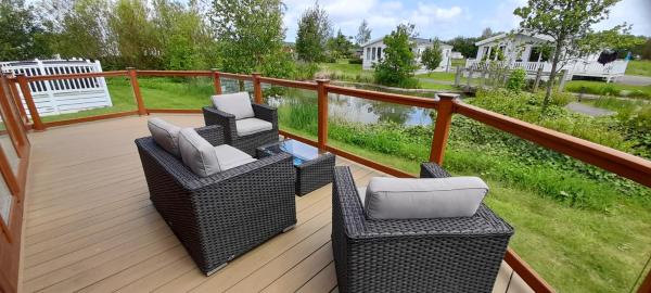 Luxury Lodge With Peaceful Pond View At Southview - Skegness