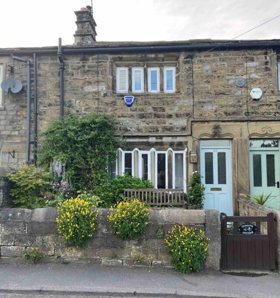 17th Century Cottage With Hidden Garden - Keighley