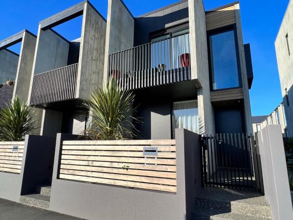 Worcester Terrace One - Christchurch Holiday Homes - Christchurch