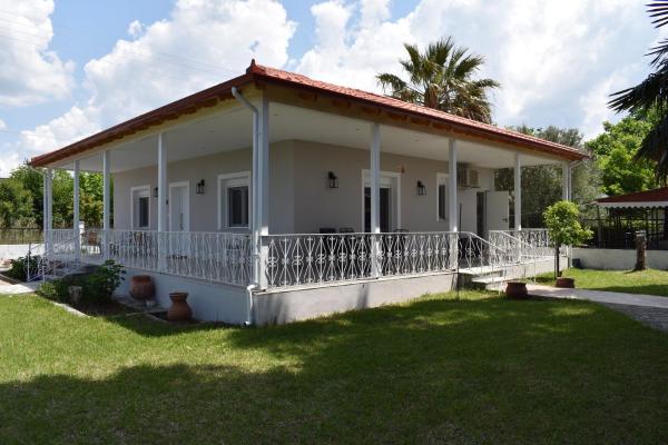 House Of Liberty - Halkidiki