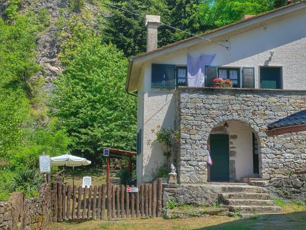 Villa Con Bosco Giardino E Ruscello Ad Uso Esclusivo - Santo Stefano d'Aveto