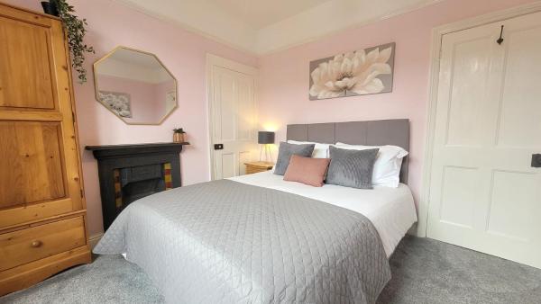 Hartoft St - 2 Bed Near River - Yorkshire