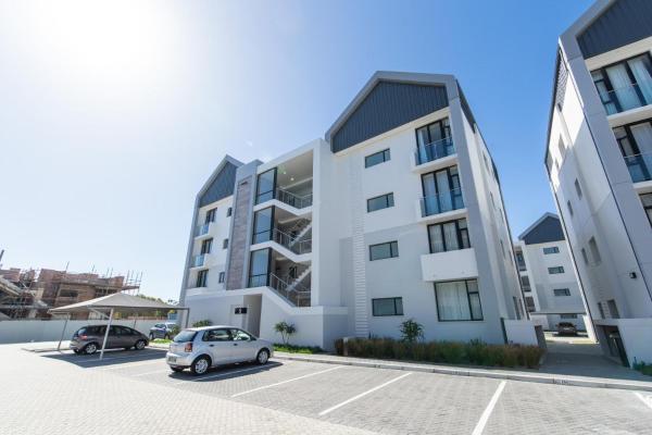 10 On Bellamare Near The Beachfront - Gqeberha