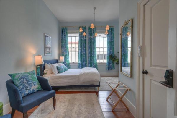 Sugars Inn Room #4 - Bolivar Peninsula, TX