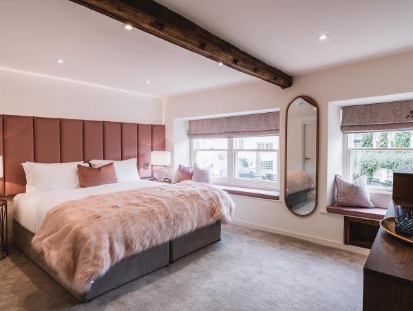 Coffee & Stays At Cartmel Square - Newby Bridge