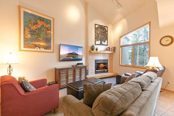 Chimney Ridge Sunflower Townhome: Walk To Lift, Private Hot Tub - Breckenridge, CO