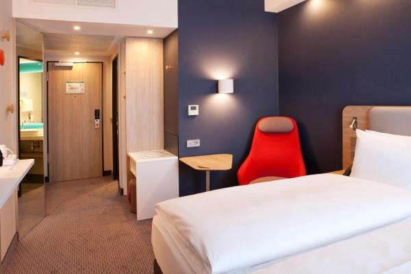 Holiday Inn Express Munich - Olching By Ihg - Puchheim