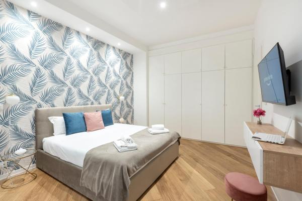 White Flat Gallia - Rome