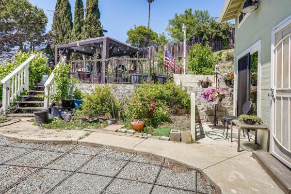 Lush Vallejo Cottage - 20 Mi To Napa Wineries - Vallejo, CA