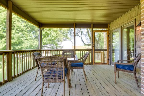 Calm Stewartstown Cottage On 90 Acres With Barn - Pennsylvania