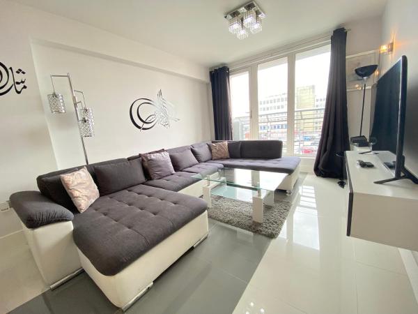 Contemporary City Centre Apartment In The Aspect - Newport