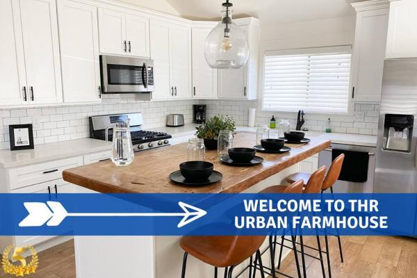 Stunning Urban Farmhouse Minutes From Downtown - San Diego, CA