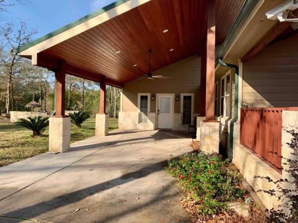 West Wing At The Manor - Conroe, TX