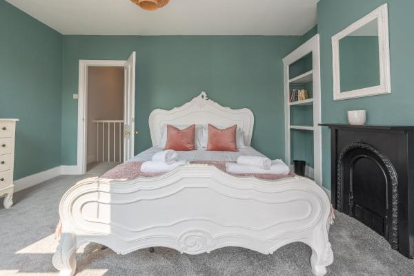 Cosy Blue Shells Cottage - 2bedrooms - Garden - 5mins Beach - 1min Shell Grotto - Broadstairs
