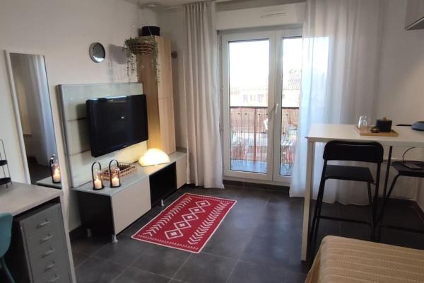 Caducée Studio Climatisé Balcon Ensoleillé Parking Proche Montpellier - Saint-Gély-du-Fesc