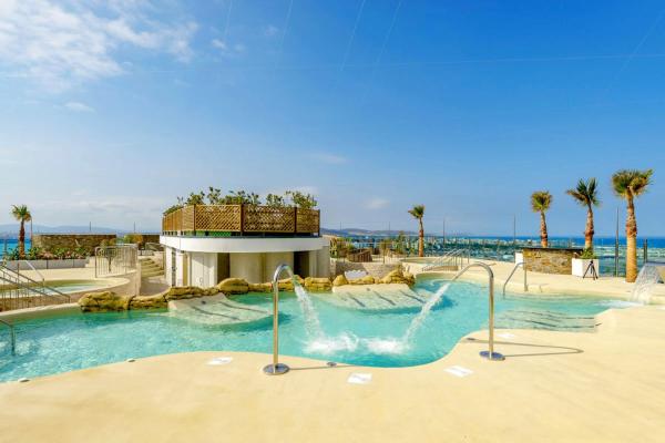 Seaside Serenity Oasis - High Floor - Stunning Views - Gibraltar