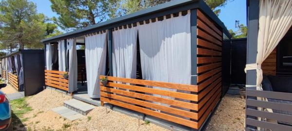 Mobile Home - Bokun Mora - Nin