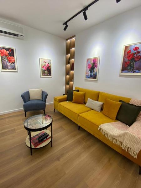 Mjolly Apartment - Tirana