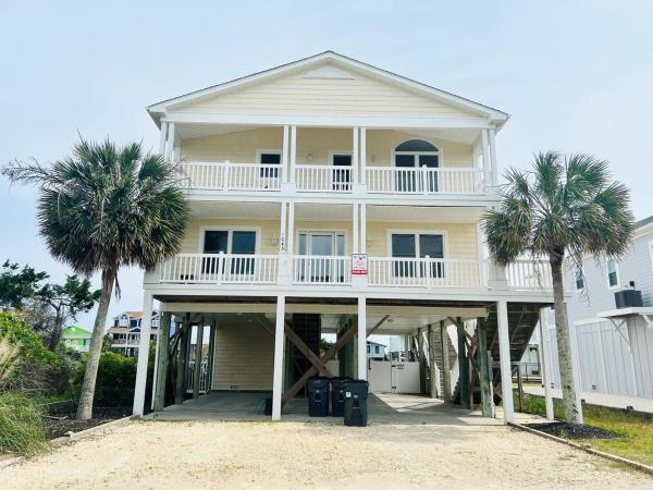 Salt, Sand And Sudds Home - Holden Beach, NC