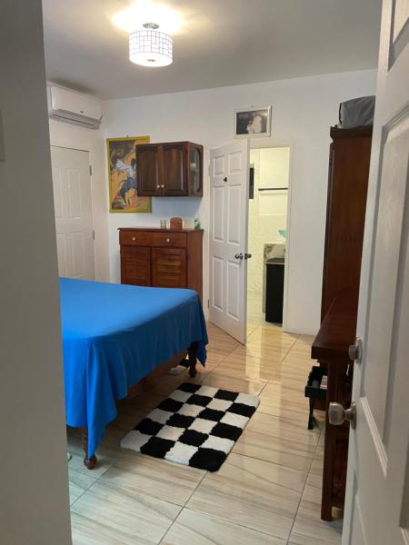 Centrally Located Room, In A House With Free Wifi. - Port Antonio