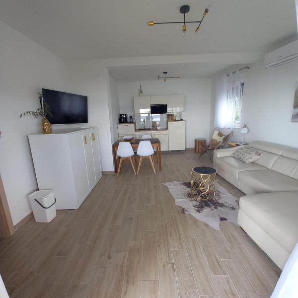 Apartmani Tin - Starigrad