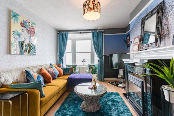 Starling View Boutique Stunning Seafront View Apartment - Aberystwyth