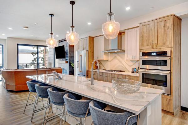 New River Front Luxury Villa 242 I Hot Tub I Great Views I Best Price I Free Adventures Daily - Winter Park, CO