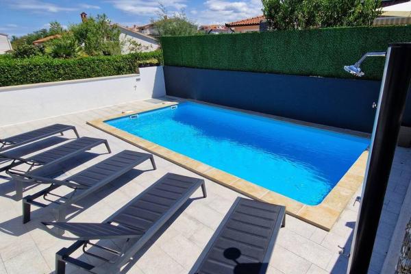 Villa Castanea - Kuća Za Odmor S Bazenom - Poreč