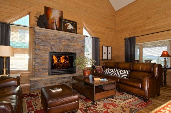 Eagles Perch By Kabino Ip Village Garage Theatre Room Game Cube Satellite Wifi - Island Park, ID