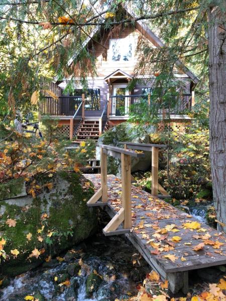 4 Mile Creek Cabin (Creekside) - Kootenay River