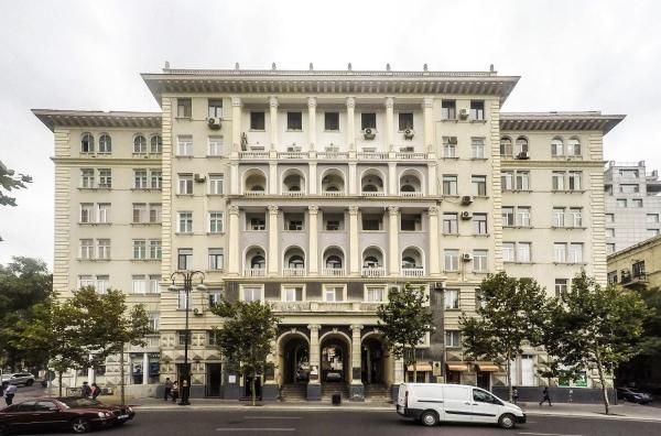 4 Rooms Cosy Apartment In Architectural Monument Of History And Culture Building Of Local Significance Of Azerbaijan. - Baku