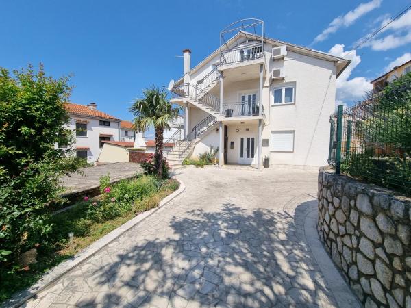 Anamarija 2 Apartment With Balcony - Crikvenica