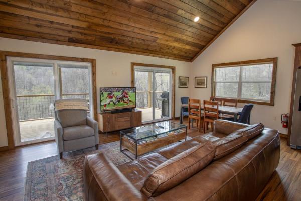 Eagles And Owls Cabin - Boone, NC