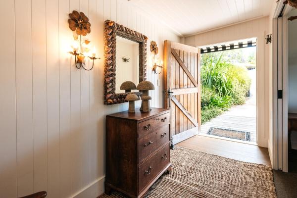 The Winemaker's Cottage - Coast & Country - Waiheke Island