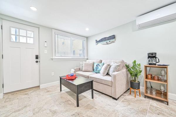 318 E Youngs Ave Unit 4 Charming Salty Shore Retreat Your Perfect Getaway - Avalon