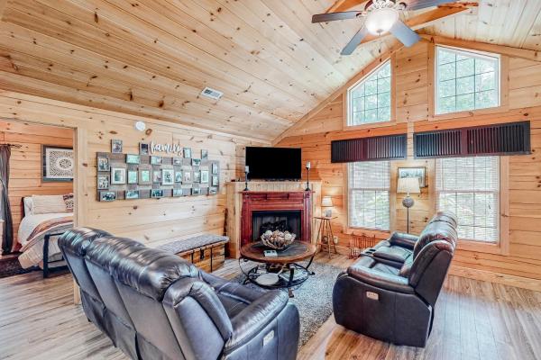 Wild Rose Cabin - Lake Lure, NC