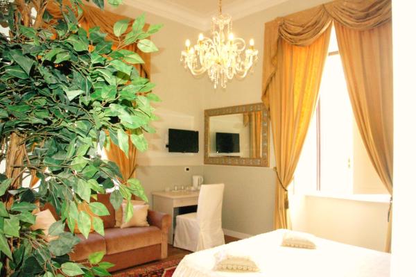 Charme Holidays Colosseum - Ciampino