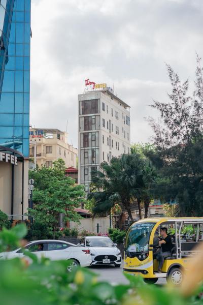 Ivy Hotel - Thành phố Hạ Long